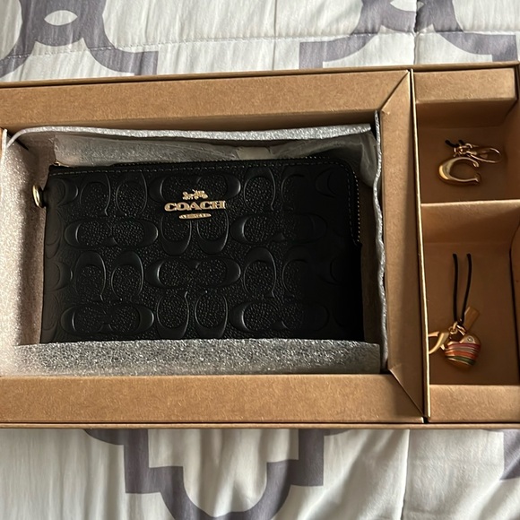 Coach | Bags | A Coach Corner Zip Wristlet In Signature Leather Set Nwt ...